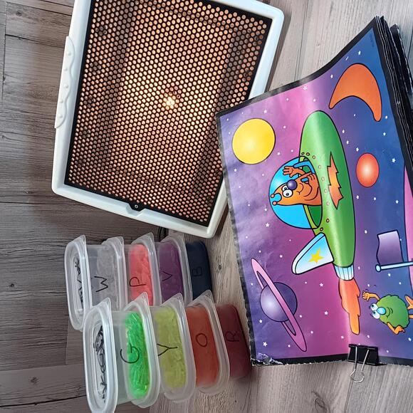 Hasbro | Toys | Vintage Hasbro Litebrite Board With Pegs And Patterns ...